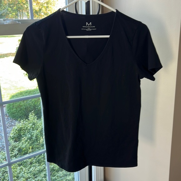 Magaschoni | Tops | Magaschoni Vneck | Poshmark